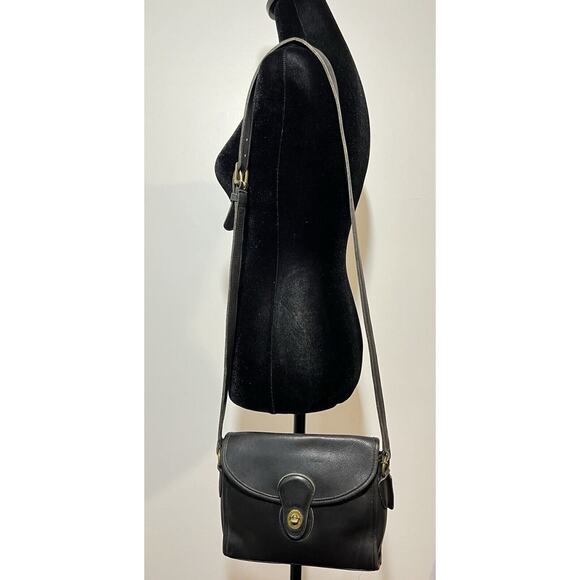 Coach | Bags | Vintage Coach Euc Classic Black Leather Devon Turnlock ...